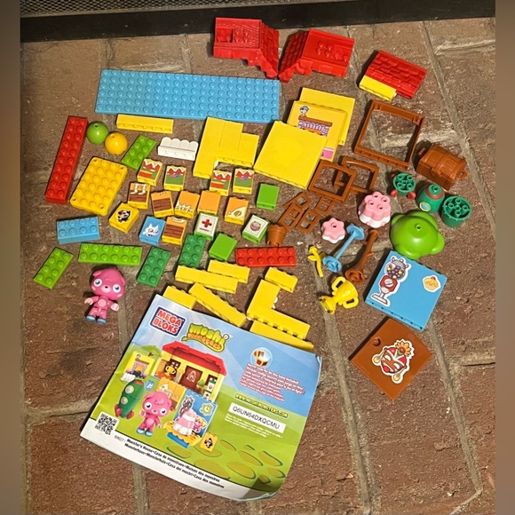 mega bloks | Toys | Mega Bloks Moshi Monsters Monsters House Building ...